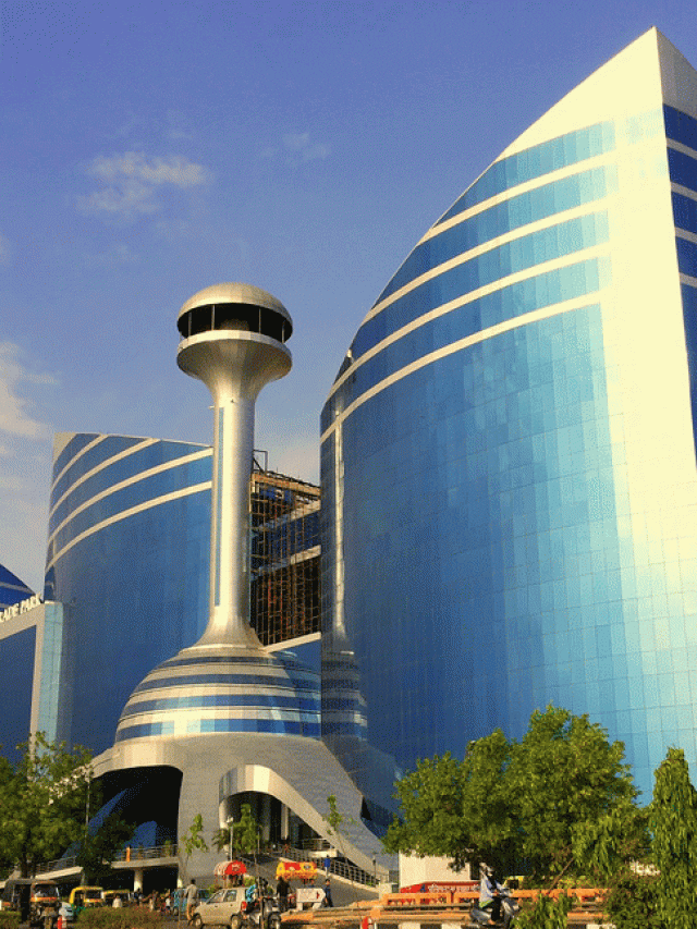 8 Largest Malls In India To Get Lost In While Shopping