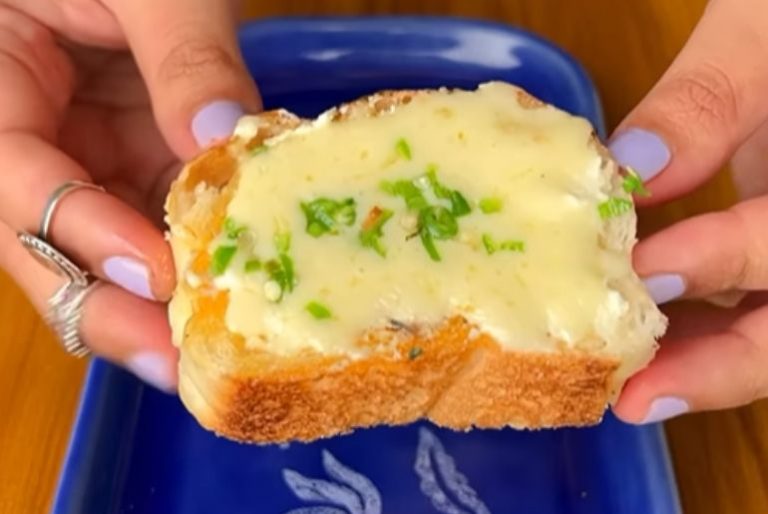 Chef Saloni Kukreja Makes Cheese Chilli Garlic Bread For Bigg Boss OTT ...