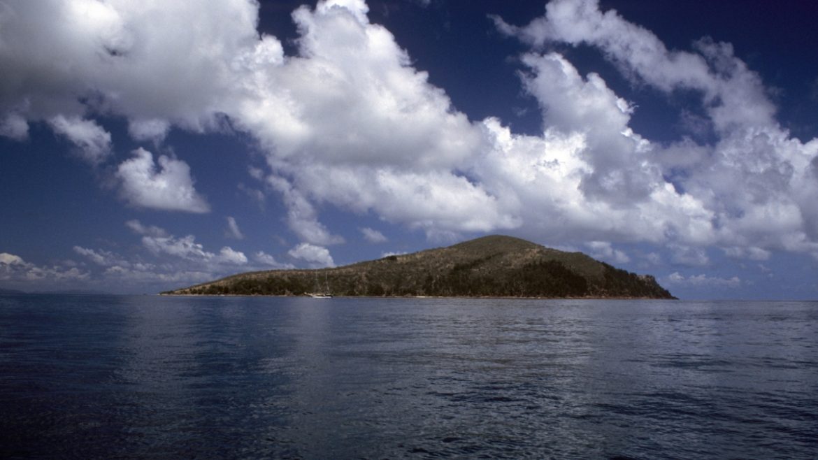 Embrace The Blissful Charms Of The 70-YO Hayman Island Resort & Unwind ...