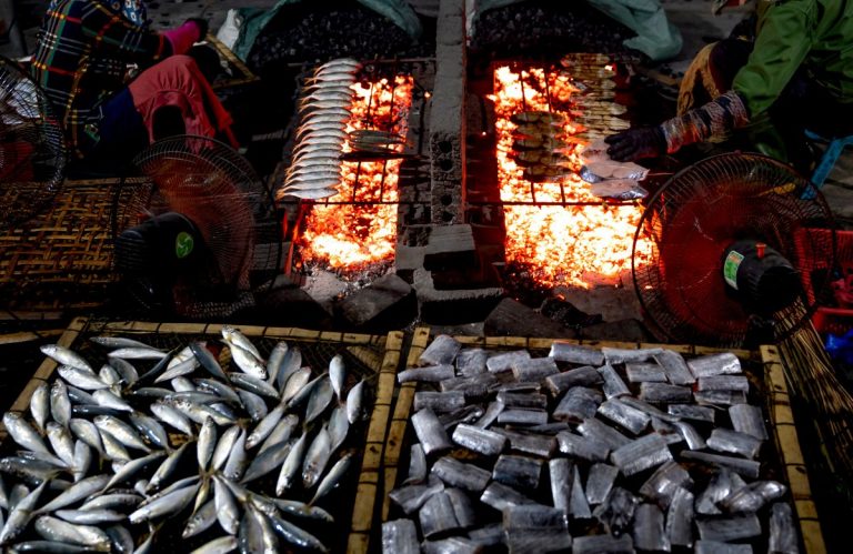 What Is Pit Cooking, The Ancient Slow Cooking Style That Brings Rich ...