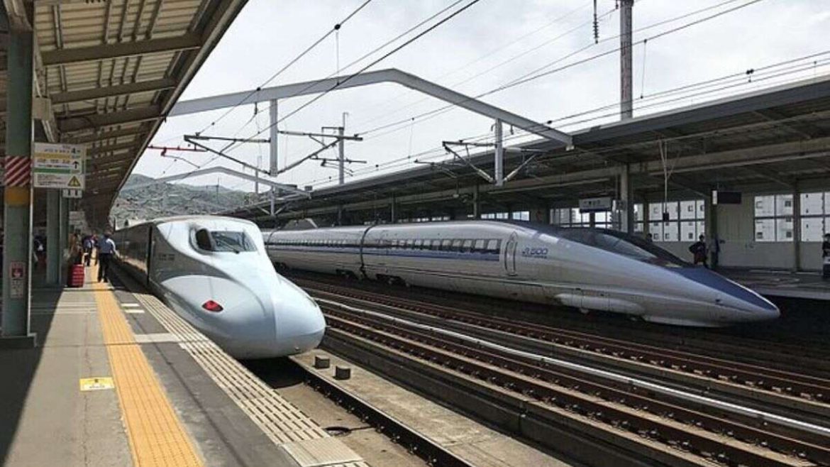 Rain-Affected Japan Train Services Sanyo Shinkansen & Tokaido ...