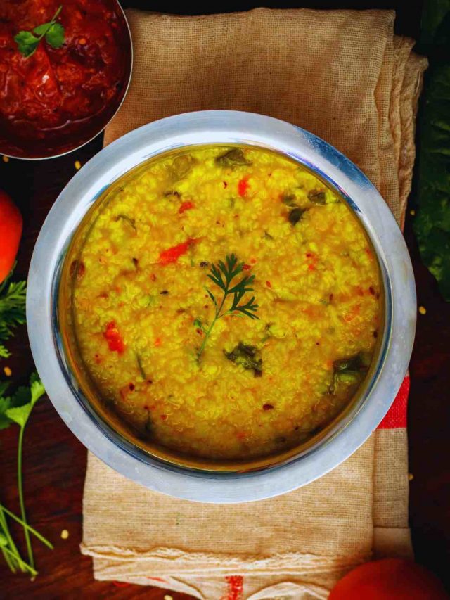 Pair Bengali Khichuri With These Sides For An Ultimate Monsoon Experience