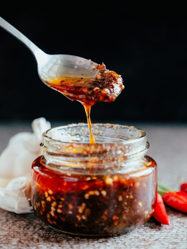 Love Chili Oil? Here's How To Make It In 5 Minutes!