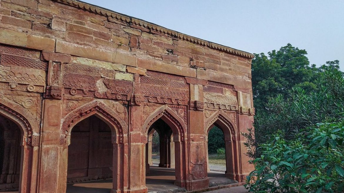 From Chattar Manzil To Chunar Fort, 9 Heritage Sites In UP To Be Turned ...