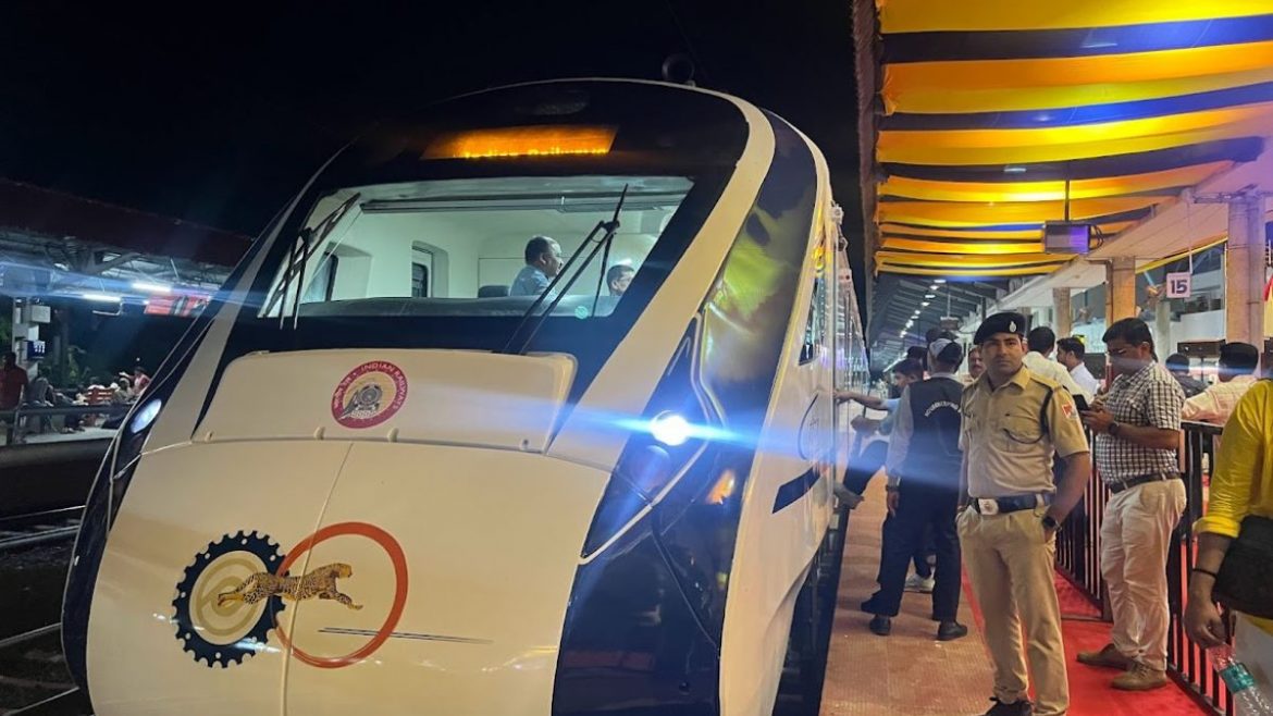 There's A New Vande Bharat Connecting Hyderabad And Bangalore. More Details Inside