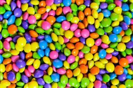 7 Gems Colours, Many Diseases! Man Lists The Dyes Used In Candy Are ...