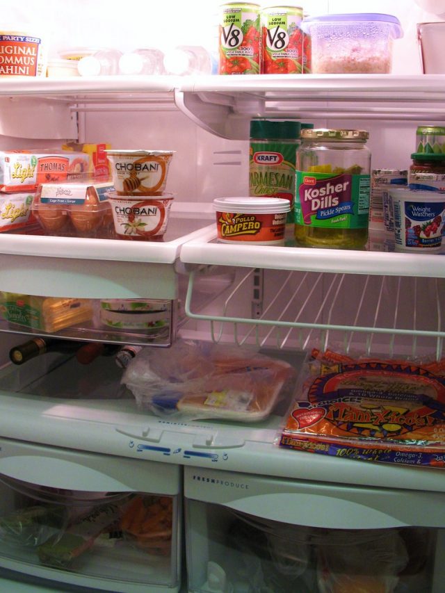 6 Hacks To Keep Your Fridge Smelling Fresh