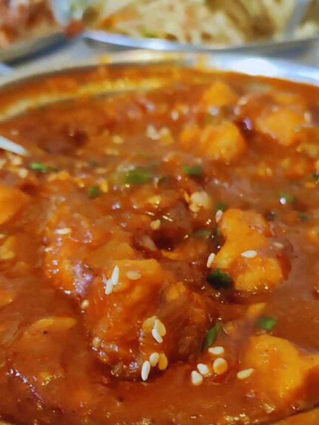 7 Best Kosha Mangsho Places In Kolkata