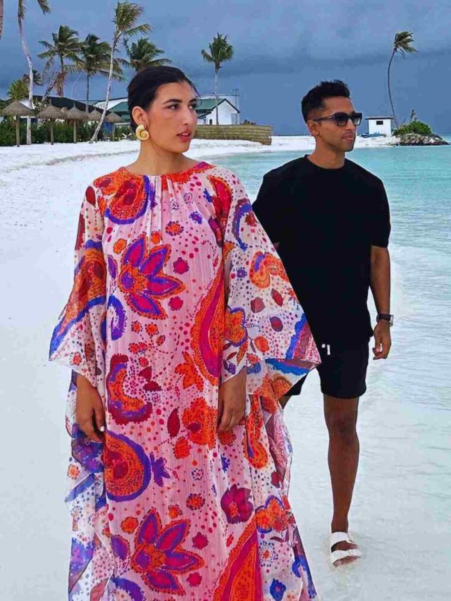 Author Durjoy Dutta Enjoys Vacay In Maldives; Has A 'Pocketful Of Stories' For Travelling Parents