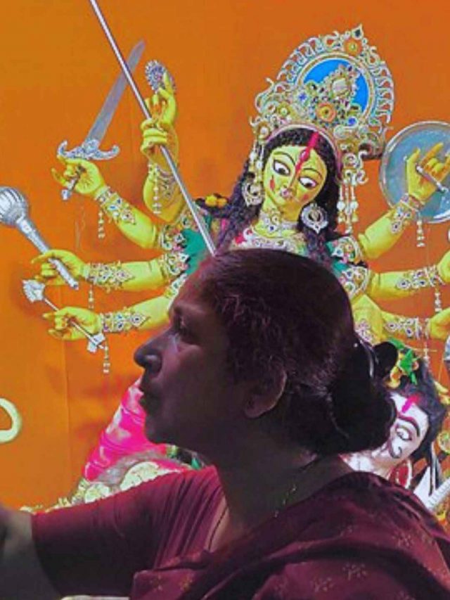 What Is The Significance Of Sindoor Khela During Durga Puja?