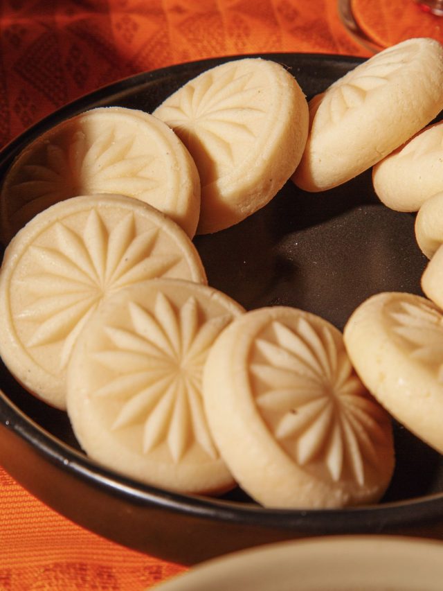 Pootharekulu, Junnu & More, 7 Sweets From AP & Telangana You Need To Try