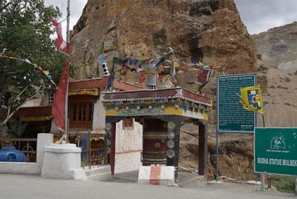 Travelling To Kashmir? Here Are 4 Tourist Things To Do In Dawar Village