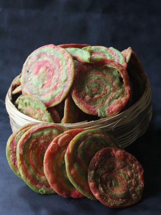 Recipe: This Diwali, Make Crispy & Sweet Chirote At Home!