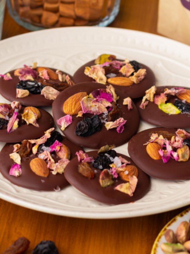 Recipe: Chocolate Lovers, Make Fruit & Nuts Chocolate Discs This Diwali