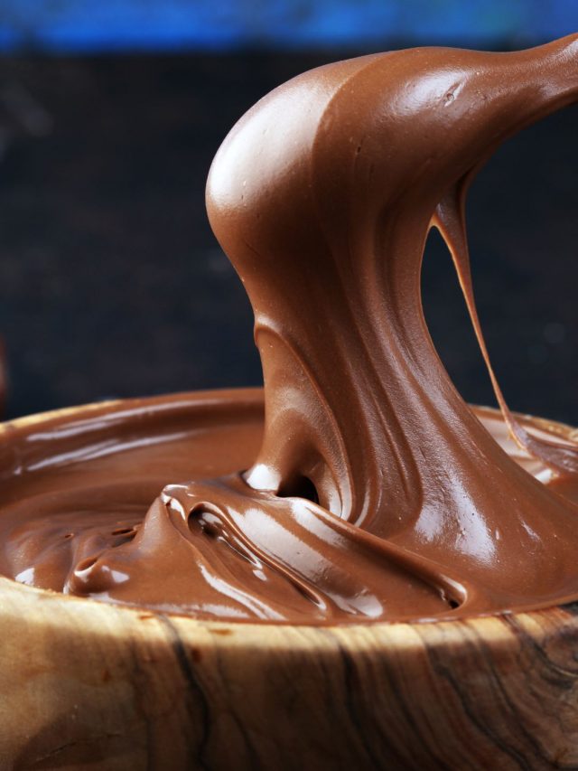 8 Desserts To Make With Nutella