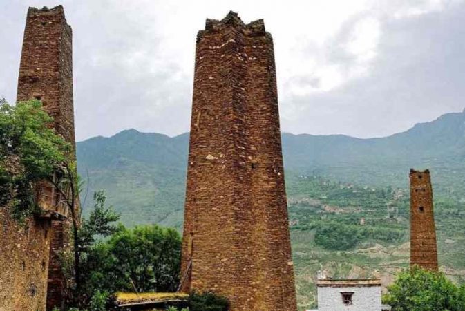 In China’s Sichuan Province Lie 200 Ft Tall 800-YO Stone Star Shaped ...