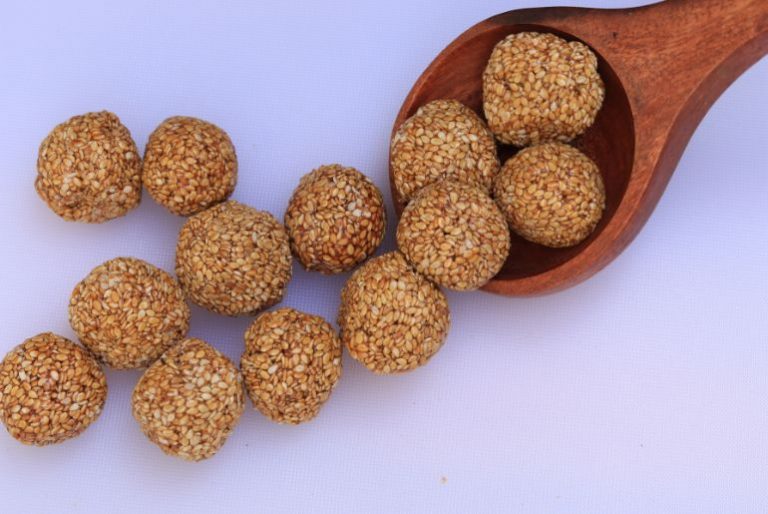 “Til Gud Ghya God God Bola” What Is the Significance Of Til & Gur On ...