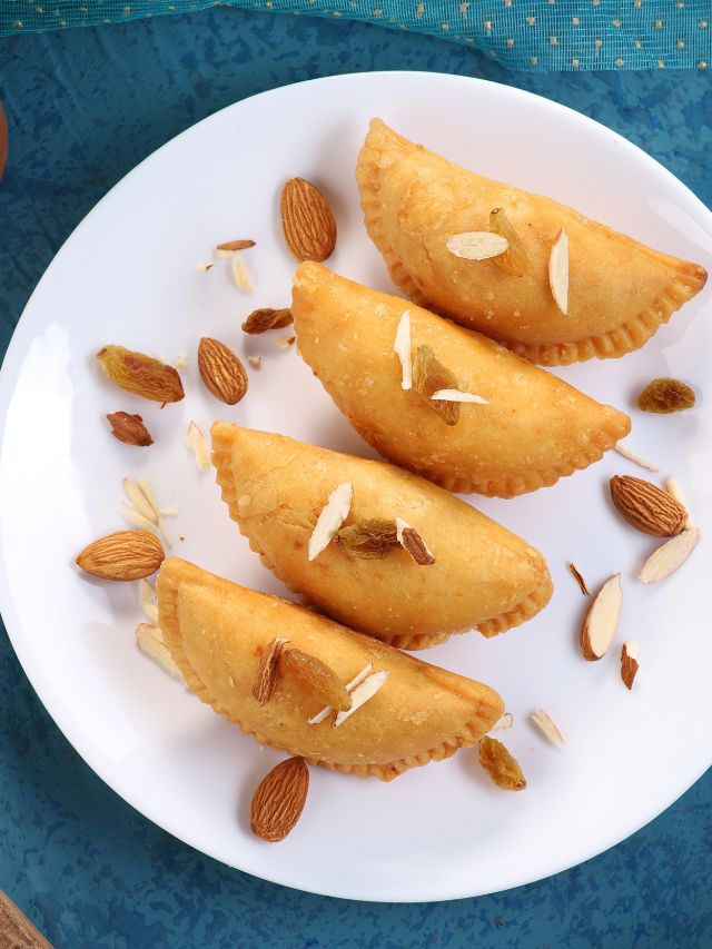 6 Types Of Gujiyas To Indulge In For Holi