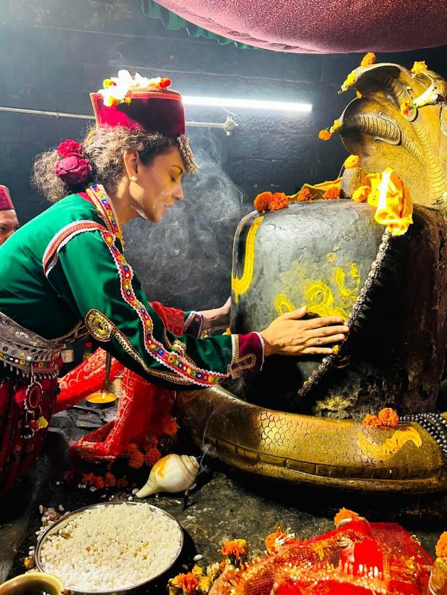 Kangana Ranaut Seeks Blessings At Chaurasi Mandir In Chamba, Himachal ...