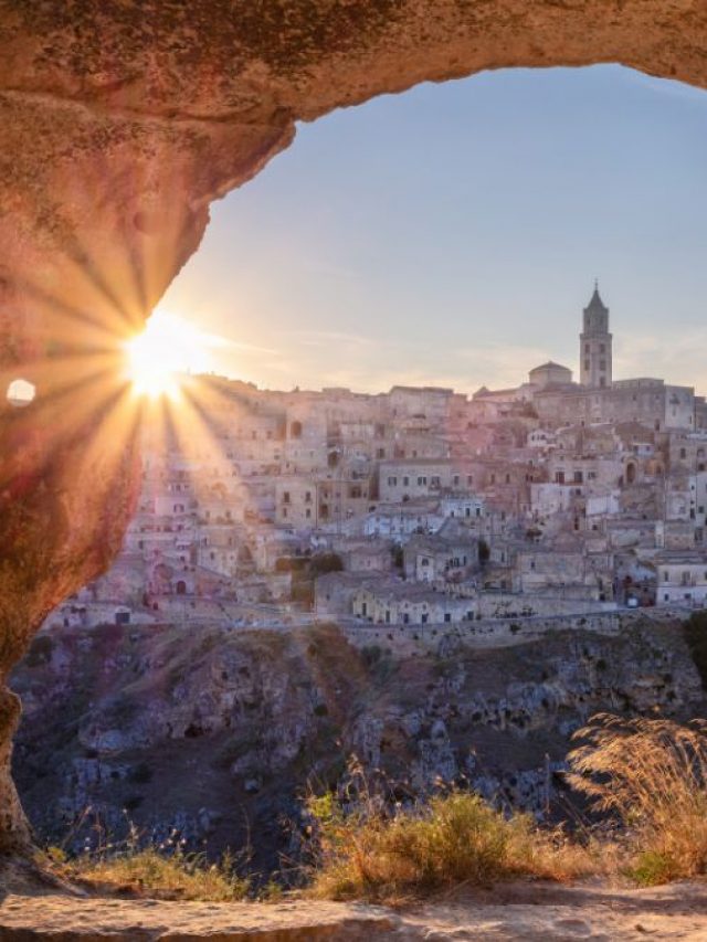 5 Ancient Cave Cities To Explore Atleast ONCE!