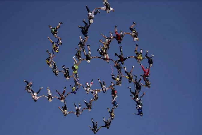 18,000 Ft In The Air! With 31 And 46 Skydivers, Skydive Dubai Sets 2 ...