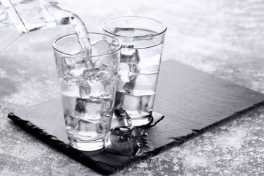 Forget Fridge, Woman Shows Ingenious Hack To Chill Water Using A Bottle; Netizens Shocked