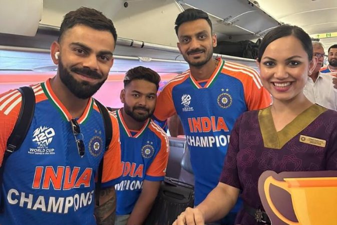 Sea Of Fans Gathers At Marine Drive; Wankhede Stadium Packed To Welcome ...