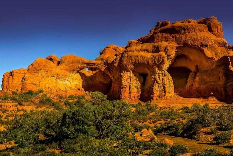 190 Million-Year-Old 'Double Arch' AKA Toilet Bowl In Utah's Glen ...