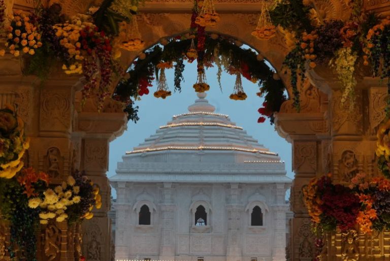 In A Bizarre Incident, Lights Worth ₹50 Lakh On Bhakti Path & Ram Path ...