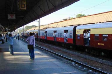 Mumbai: Western Railway Announces 35 Days Mega Block Starting Aug 27 ...