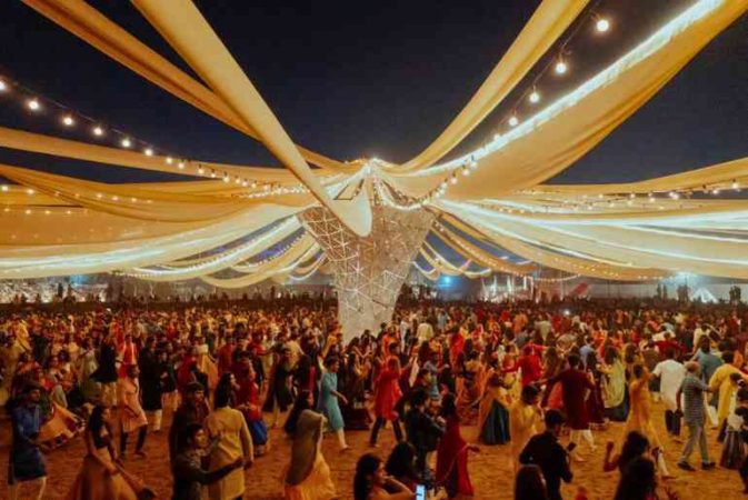 Amdavadis, Bookmark These 8 Exciting Dandiya & Garba Events In ...