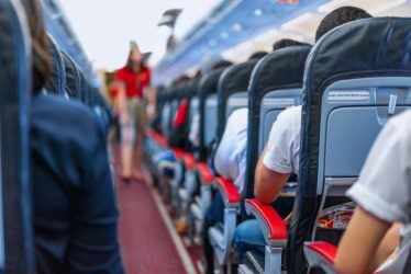 Increase In Flight Time By 50 Minutes Can Save The Planet, Says Study ...