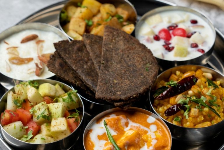 29 Best Navratri Menus Across India, Serving Sabudana Vada, Satvik ...