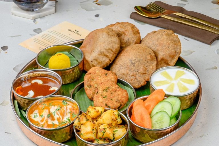 29 Best Navratri Menus Across India, Serving Sabudana Vada, Satvik ...