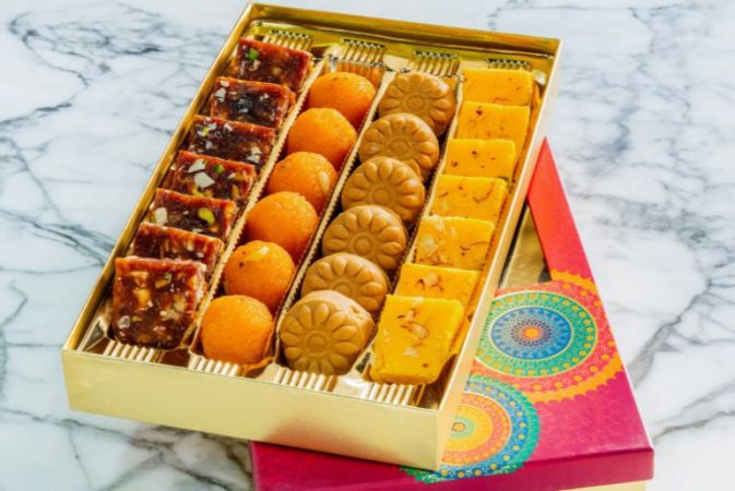 Get Your Hands On Authentic Kolkata Special Chai And Malai Toast In ...
