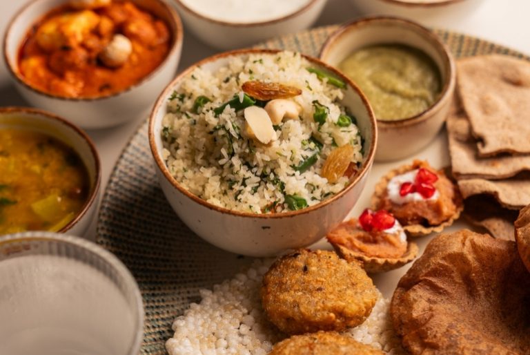 29 Best Navratri Menus Across India, Serving Sabudana Vada, Satvik ...