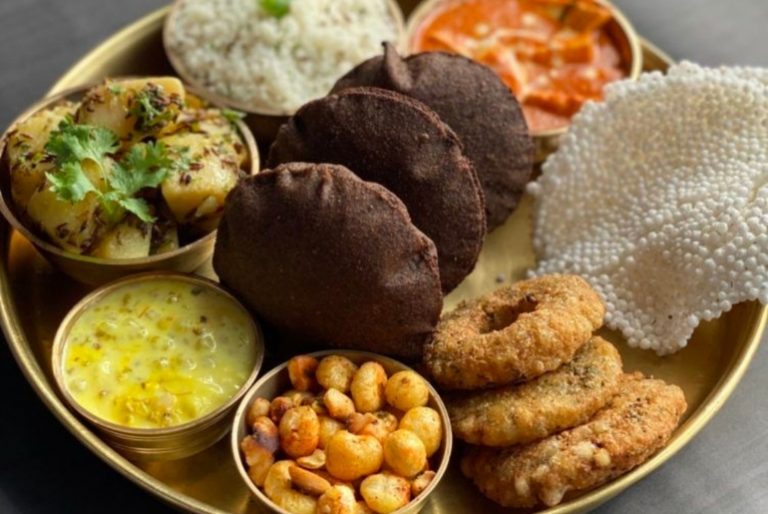29 Best Navratri Menus Across India, Serving Sabudana Vada, Satvik ...