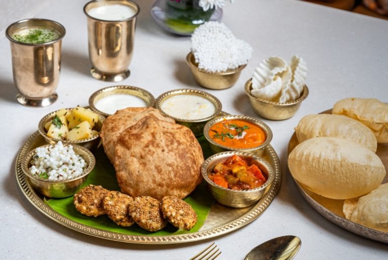29 Best Navratri Menus Across India, Serving Sabudana Vada, Satvik ...