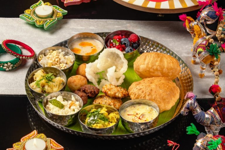 29 Best Navratri Menus Across India, Serving Sabudana Vada, Satvik ...