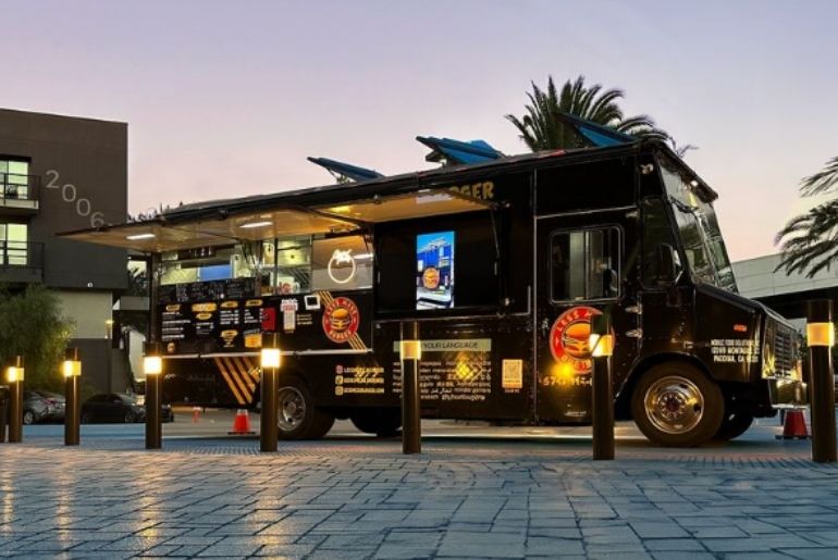 UFO-Shaped Burgers Have Landed In USA! California's Less Mess Burger ...