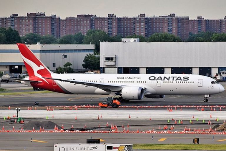 Sydney-Brisbane Qantas Airways Flight Suffered Engine Failure ...