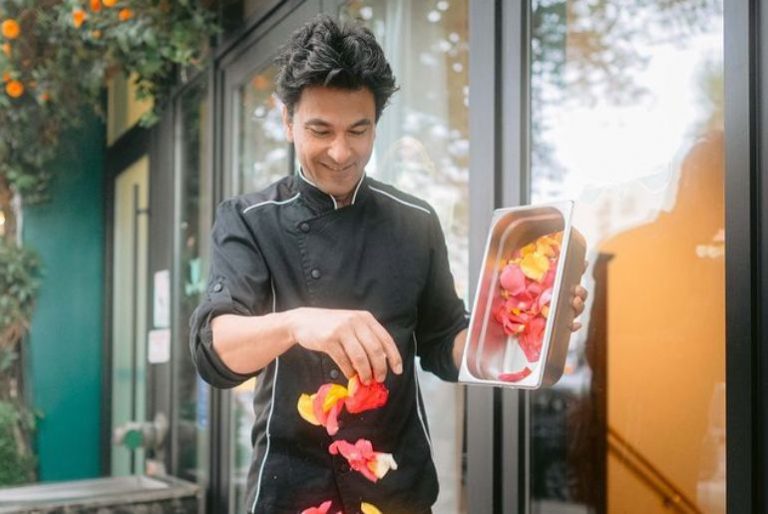 What Does Chef Vikas Khanna Do To Pacify Angry Customers? He Reveals A ...