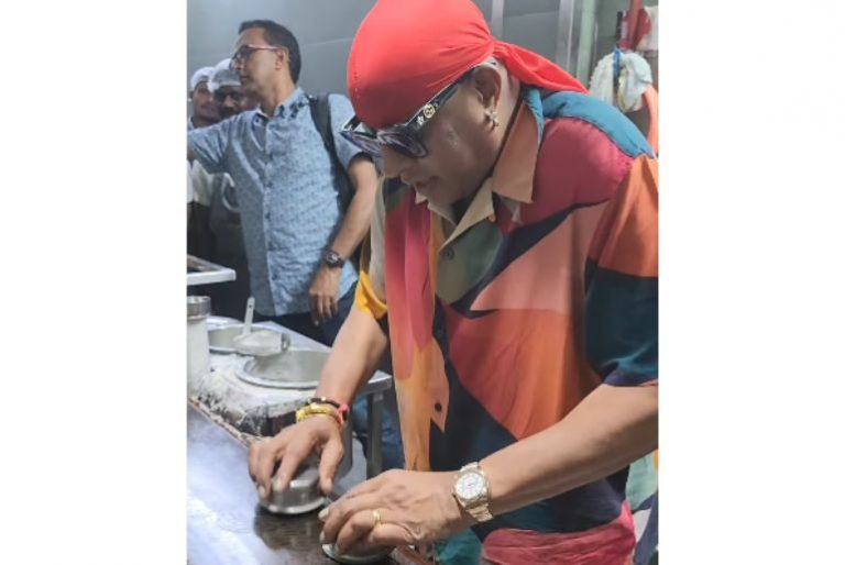 Drummer Sivamani Visits Bengaluru Vidyarthi Bhavan; Surprises Staff By ...