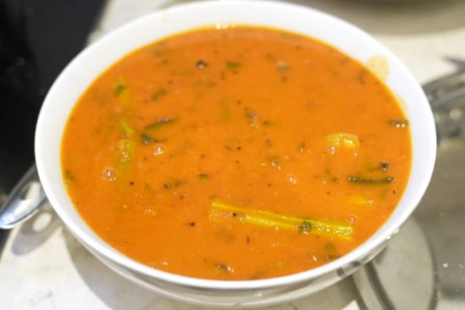 Farah Khan & Laughter Chefs' Arjun Bijlani Cook Sindhi Kadhi At The ...