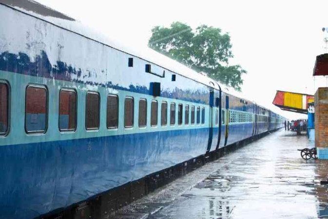 163 Trains, Including Vande Bharat And Shatabdi Express, Cancelled Due To Punjab Bandh | Curly Tales