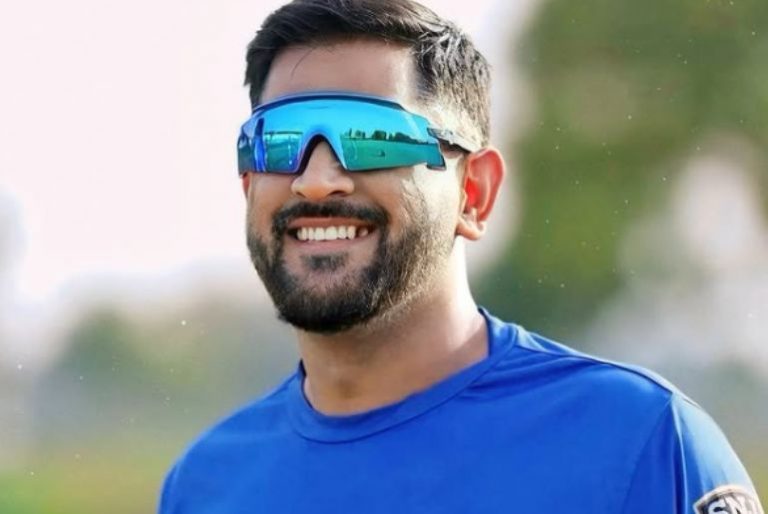 MS Dhoni Loves Butter Chicken, But His Eating Style Is Totally ...