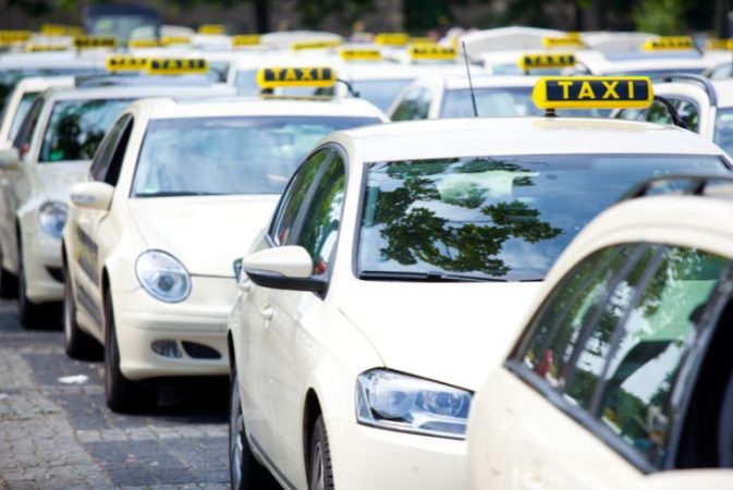 India’s EV Shift: Uber & Refex Green Mobility To Deploy 1,000 Electric ...