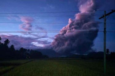 Bulusan Volcano Erupts In Philippines, Spews Ash 4.5km High; Alert Level Raised | Curly Tales