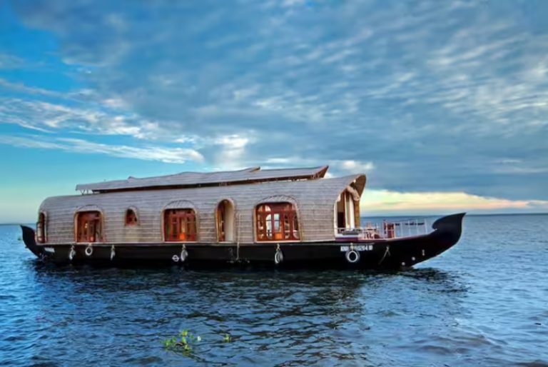 11 Most Beautiful Houseboats In Kerala Offering Relaxation, River Views ...