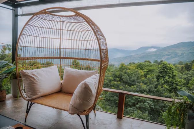 Treehouses, Igloos & Boats: 10 Most Unique Airbnbs Around The World You ...